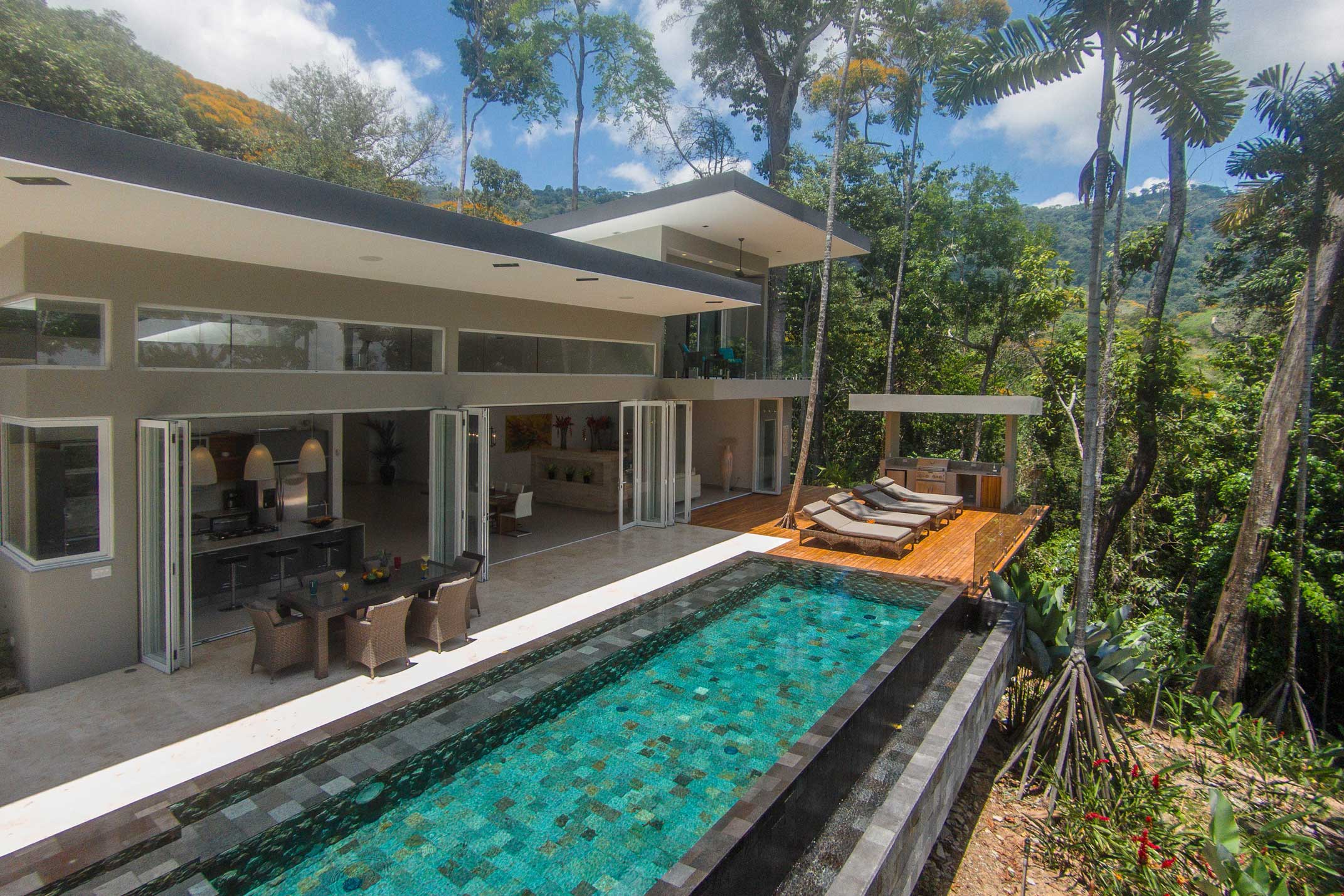 Casa Rimba – Ridge Top Construction